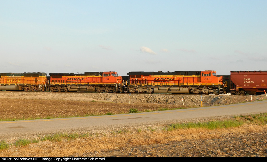 BNSF 915 & BNSF 7900